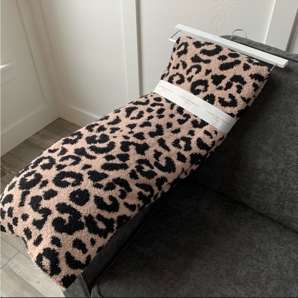 cupcakes & cashmere | Bedding | Nwt Barefoot Dreamslike Cupcakes And ...